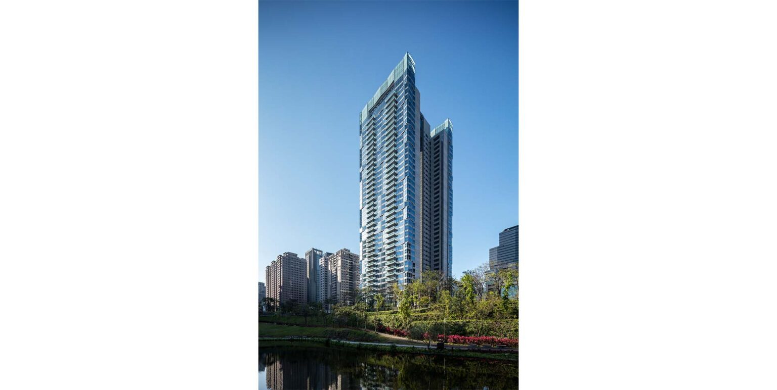 Solitaire Towers - Johnson Fain