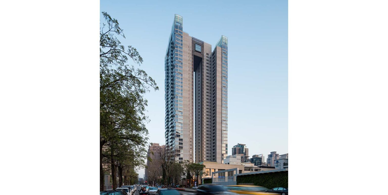 Solitaire Towers - Johnson Fain